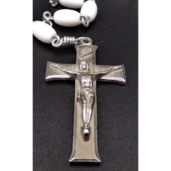 Unbranded | Jewelry | Vintage White Acrylic Bead Rosary Inri Cross ...